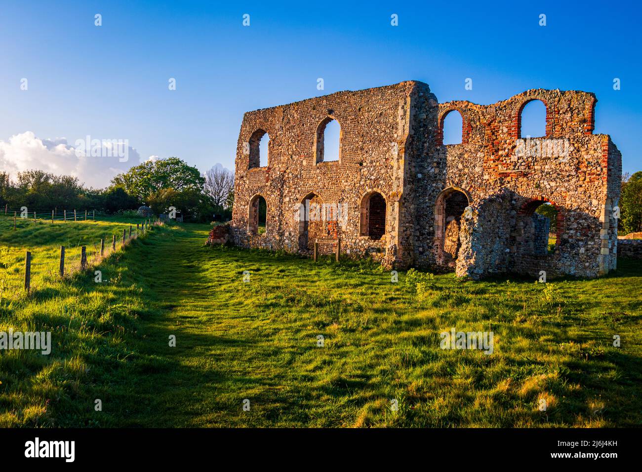 Greyfriars church remains ruins hi-res stock photography and images - Alamy