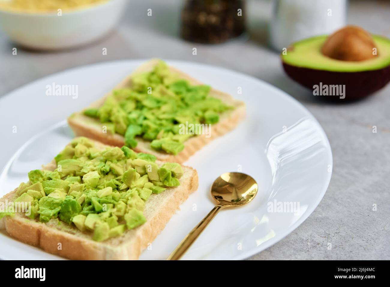 Half avocado plate hi-res stock photography and images - Alamy
