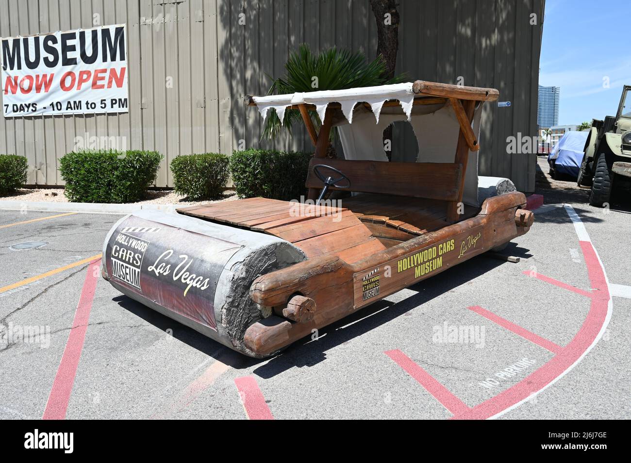 Flintstones car hi-res stock photography and images - Alamy