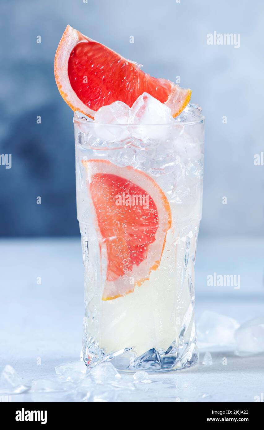 Gin tonic popular refreshing alcoholic cocktail drink with dry gin ...