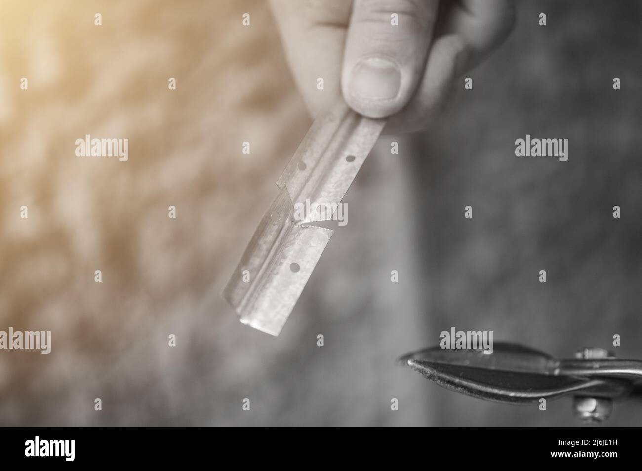 Metal guides for leveling the wall with concrete mortar, installation ...