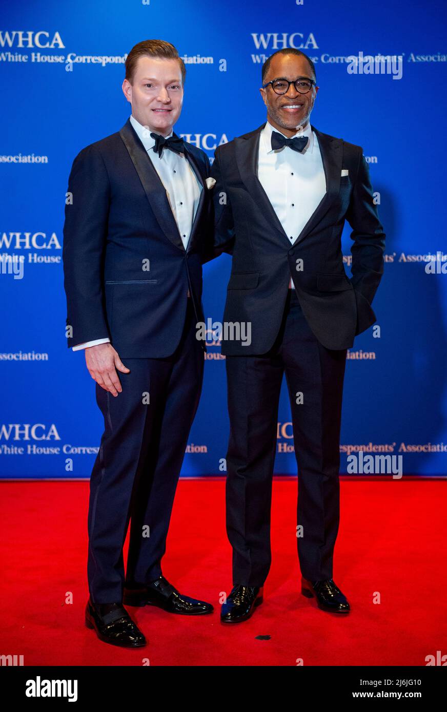 Nick Schmit, left, and Jonathan Capehart arrives for the 2022 White ...