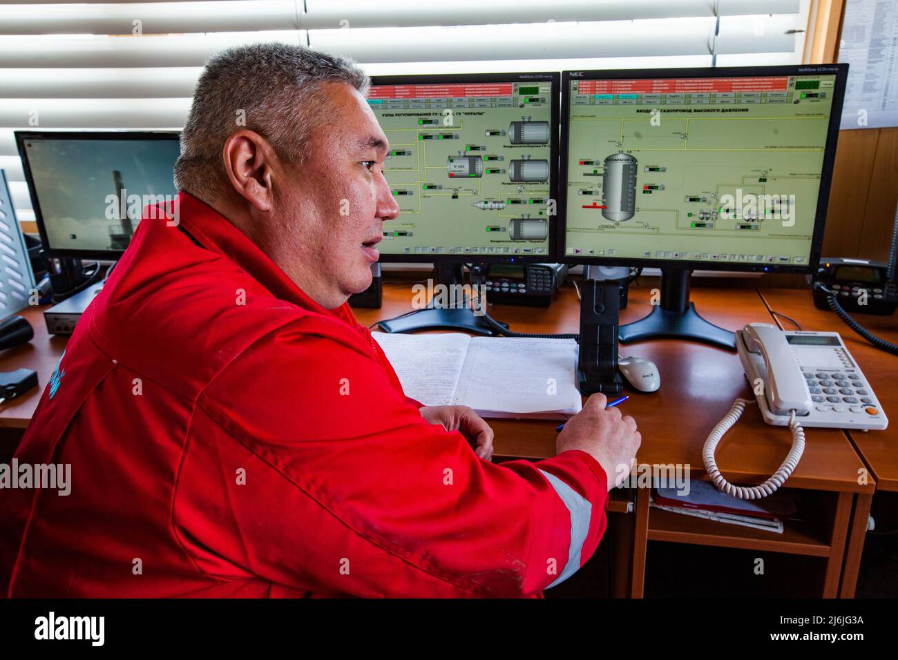 Oil industry infographics hi-res stock photography and images - Alamy