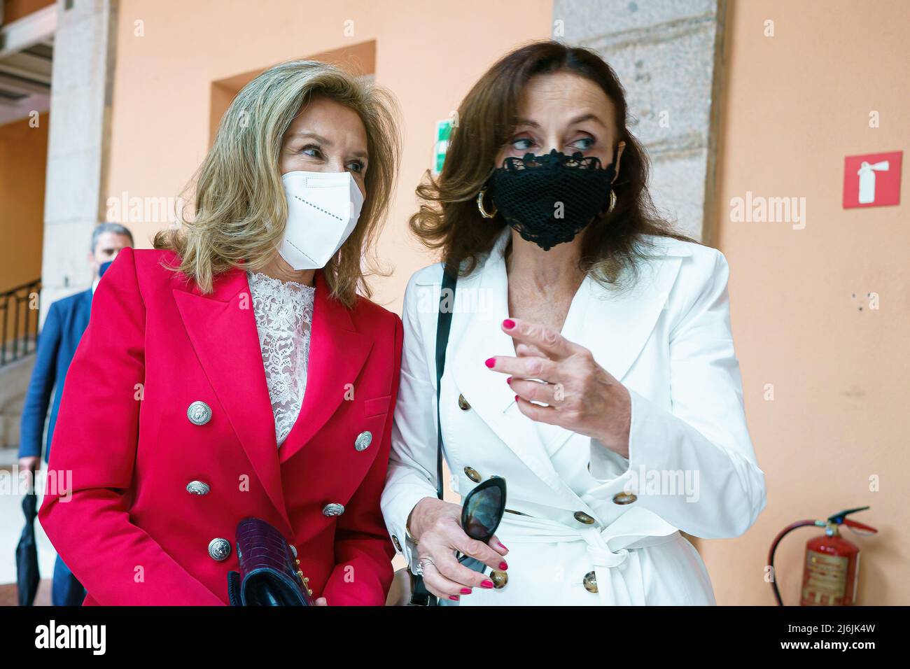 Alicia Koplowitz (L) and Esther Koplowitz (R) at the ceremony for the ...