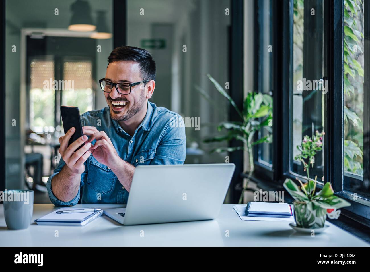 Distracted wireless hi-res stock photography and images - Alamy