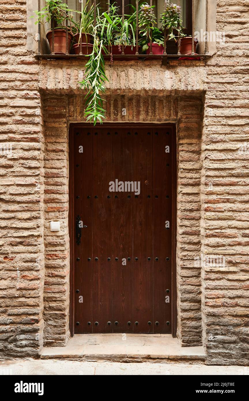 Detail of wooden ancient door with old iron rivets Stock Photo - Alamy