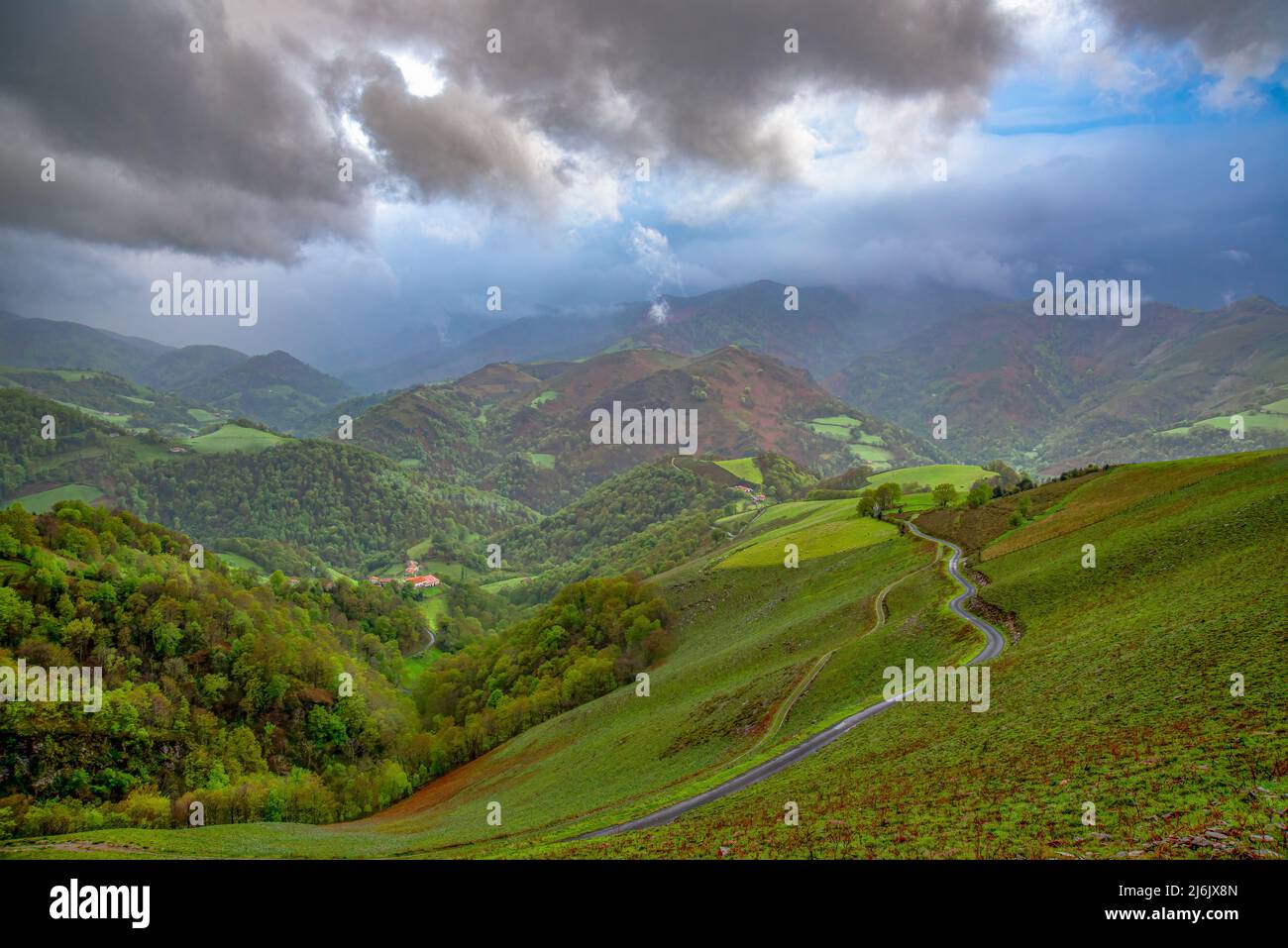 France pyrenees hi-res stock photography and images - Alamy