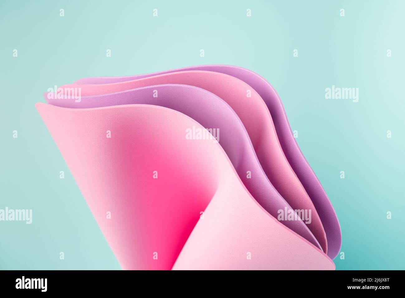 Wavy line background in purple hi-res stock photography and images - Alamy