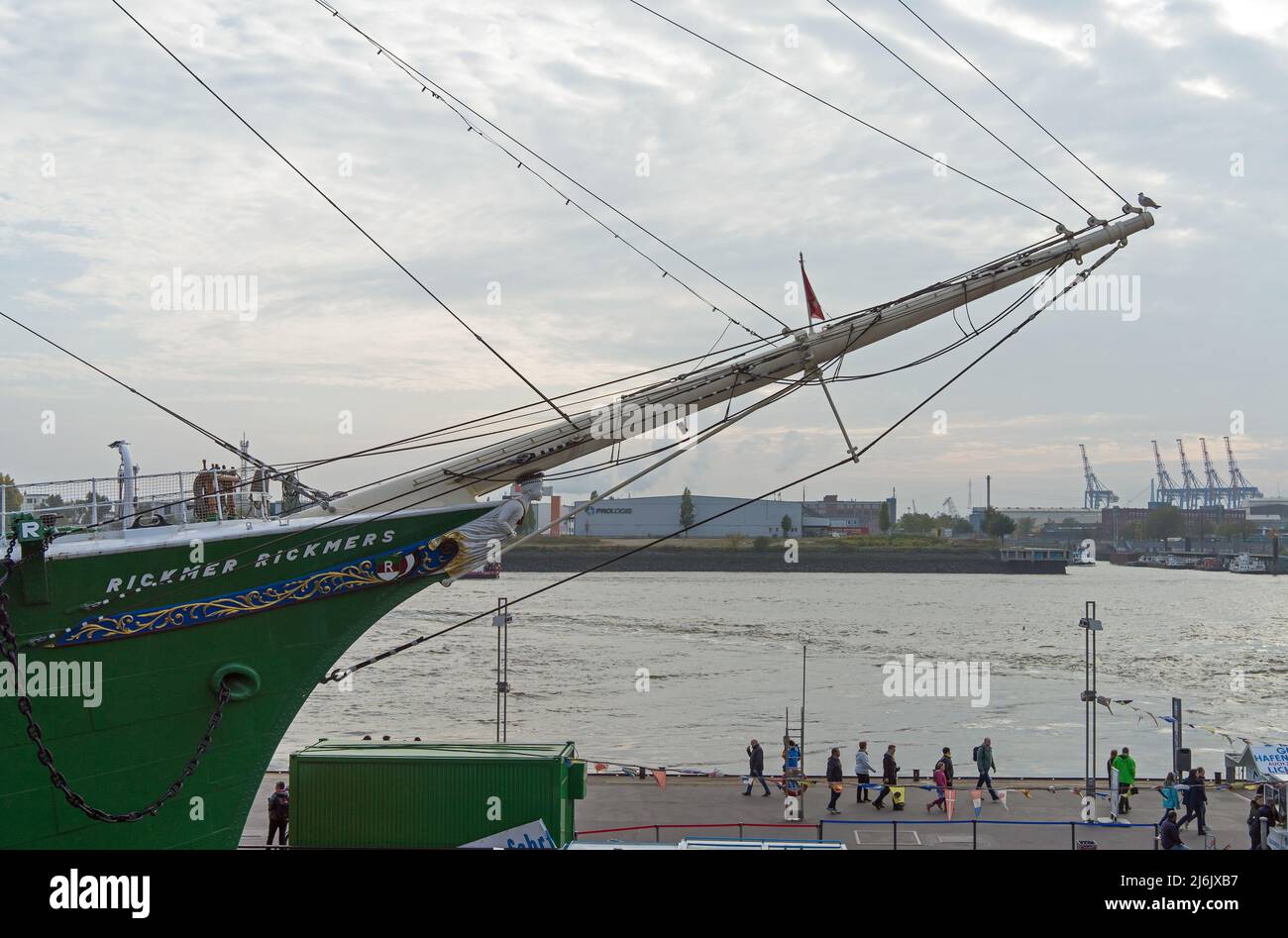 Ships and boats tied up in harbour. Hamburg, Germany Stock Photo - Alamy