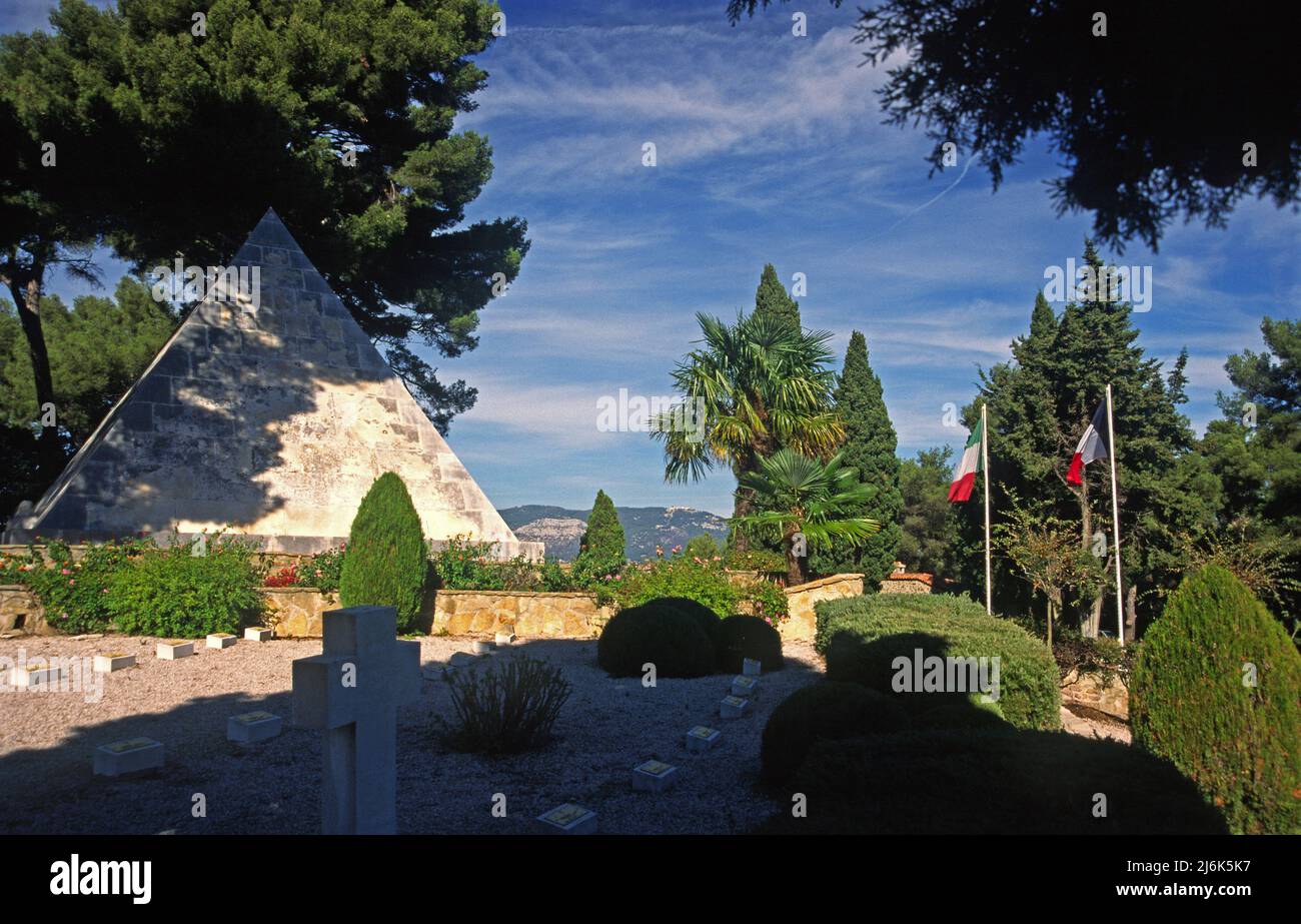 Franco-Italian military cemetery of St Mandrier Stock Photo - Alamy