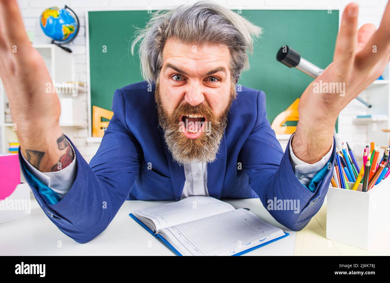 Classroom learning study teacher hi-res stock photography and images ...