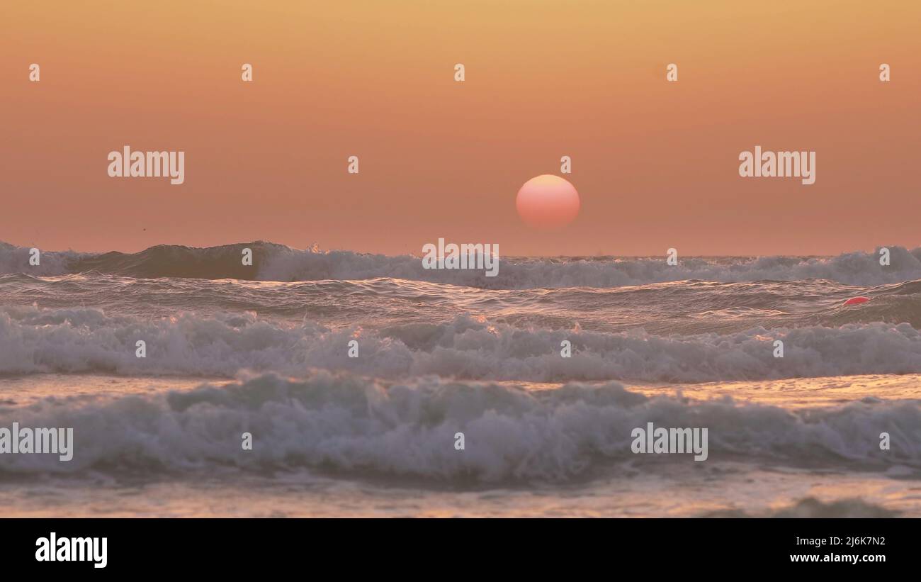 4k scene sunset tropical beach hi-res stock photography and images - Alamy