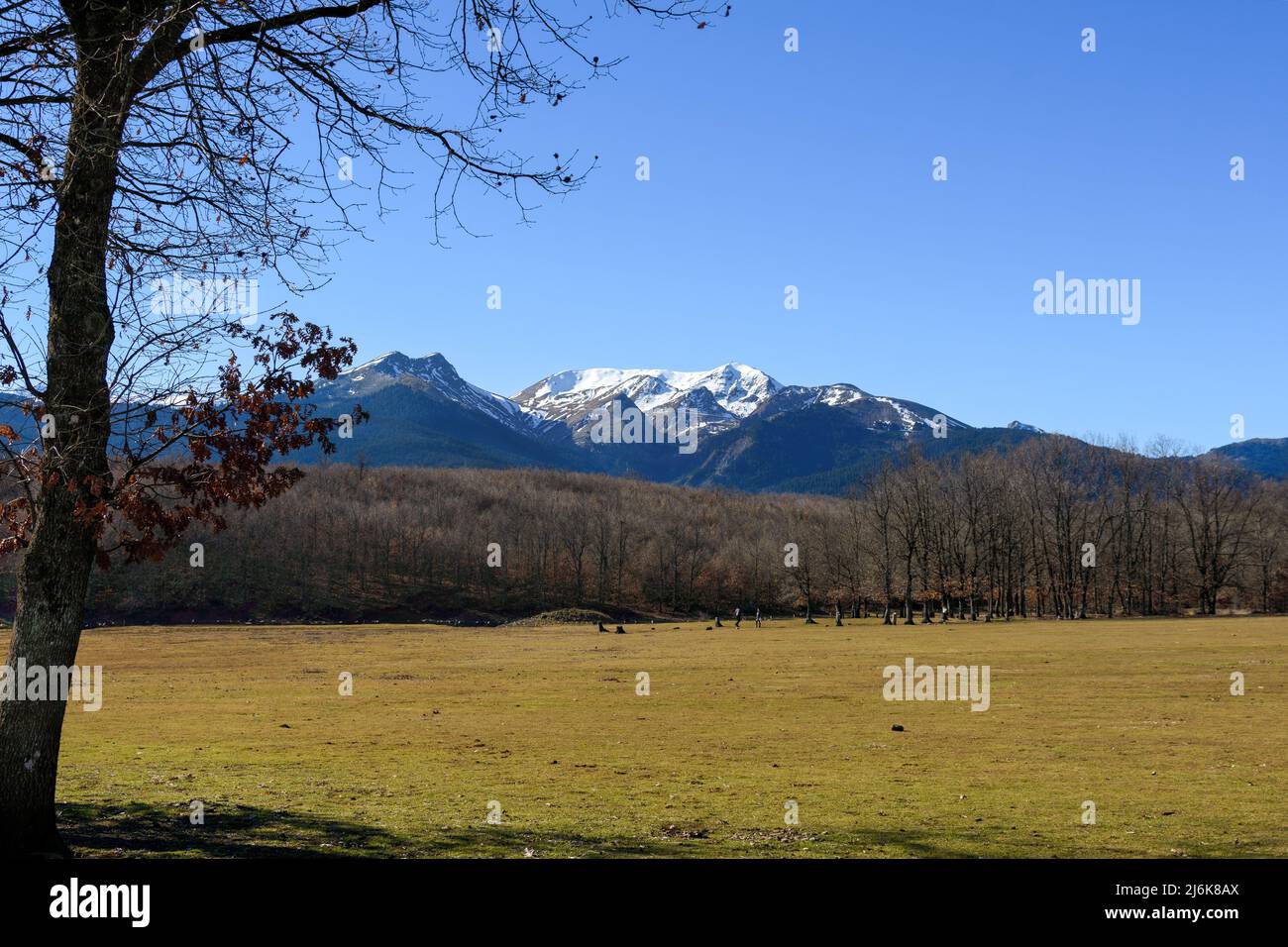 The snow-capped mountains of Agrafa in Karditsa in Greece Stock Photo ...