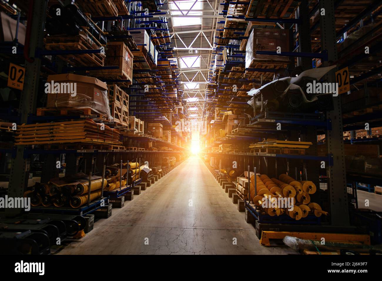Modern warehouse interior hi-res stock photography and images - Alamy