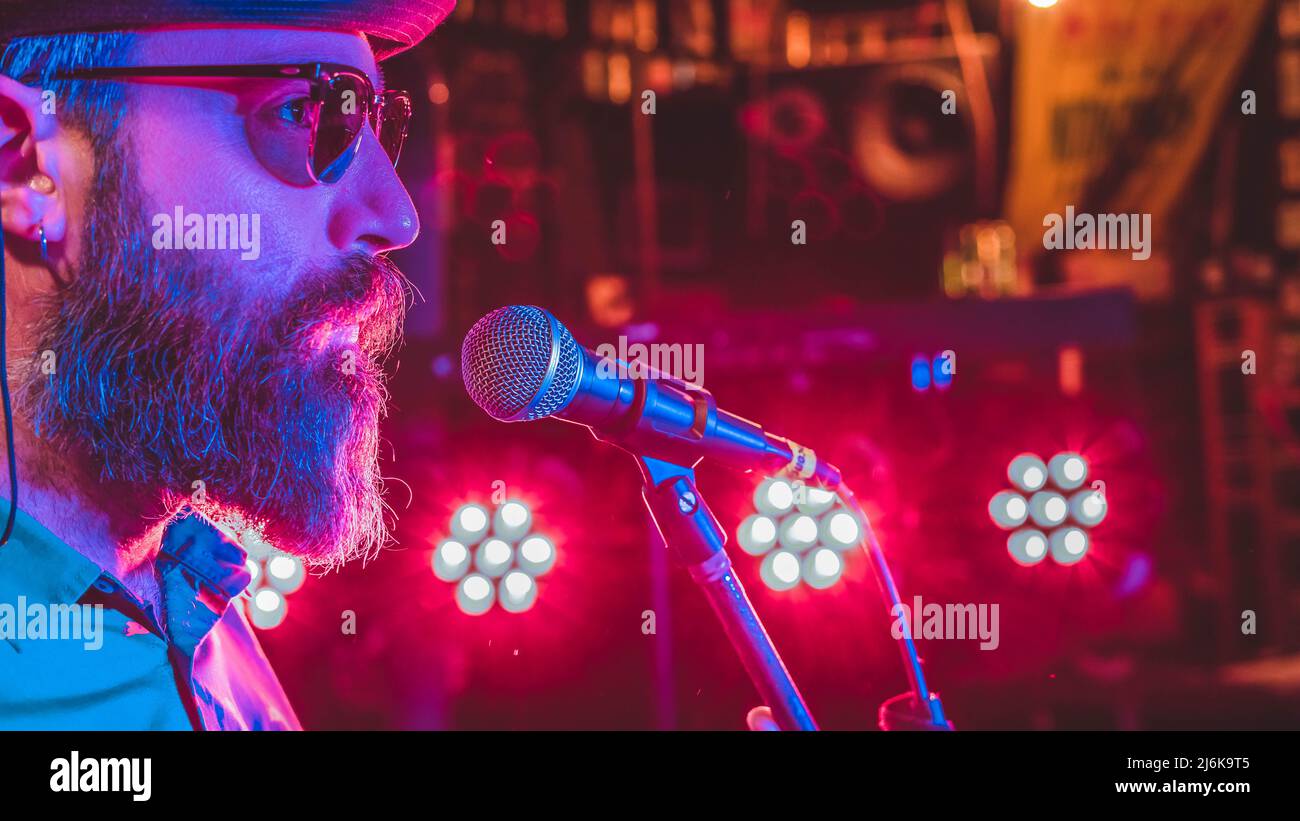 Bearded singer hi-res stock photography and images - Alamy