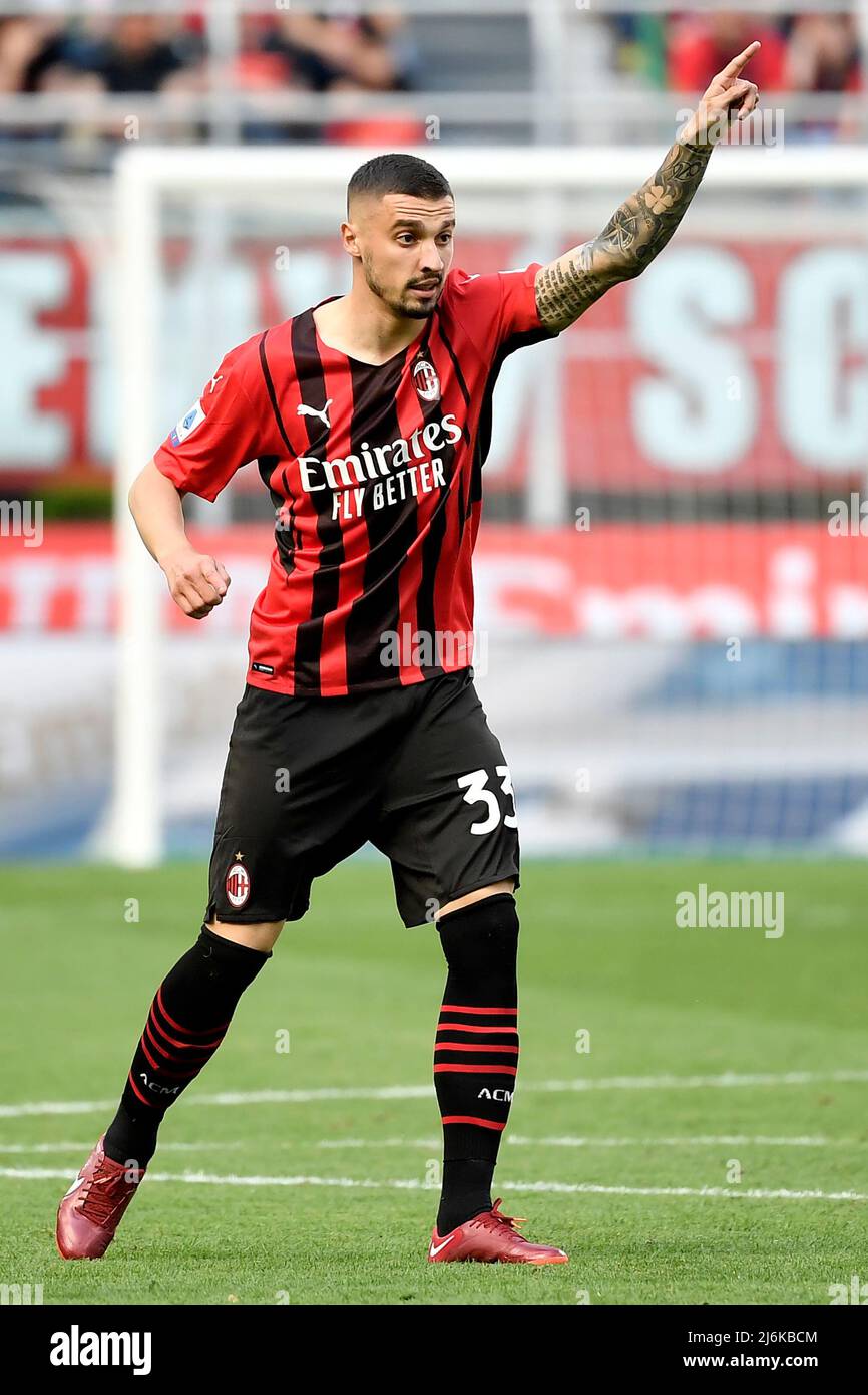 Rade Krunic of AC Milan reacts during the Serie A 2021/2022 football ...