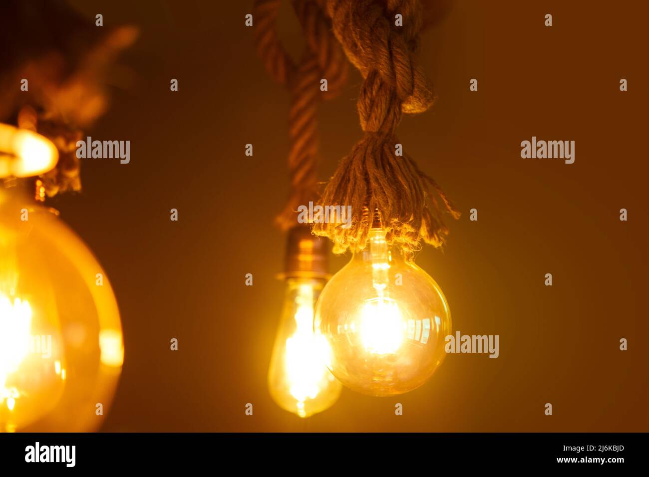 Edison light bulb, vintage hanging Edison light bulb over dark ...