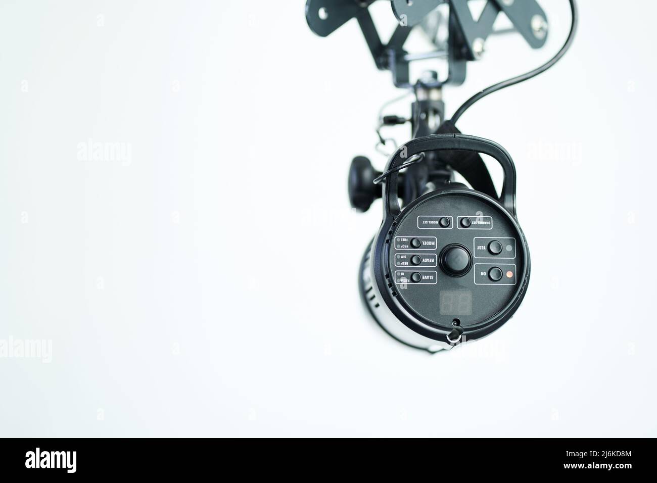 Studio device pulsed light, suspended ceiling system. Flash mount ...