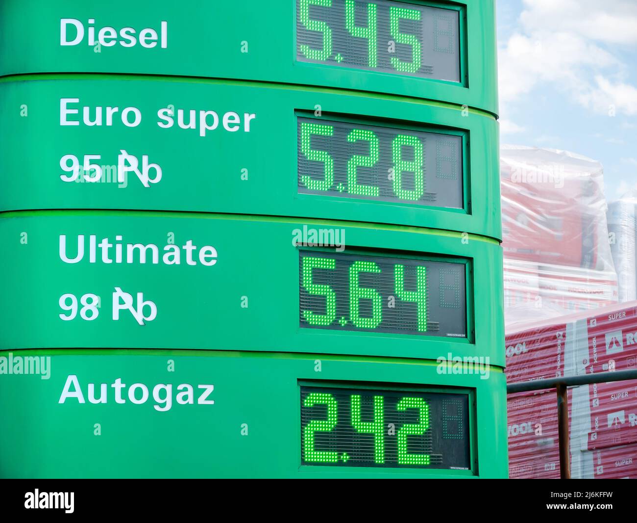Bp petrol station no fuel hi-res stock photography and images - Alamy