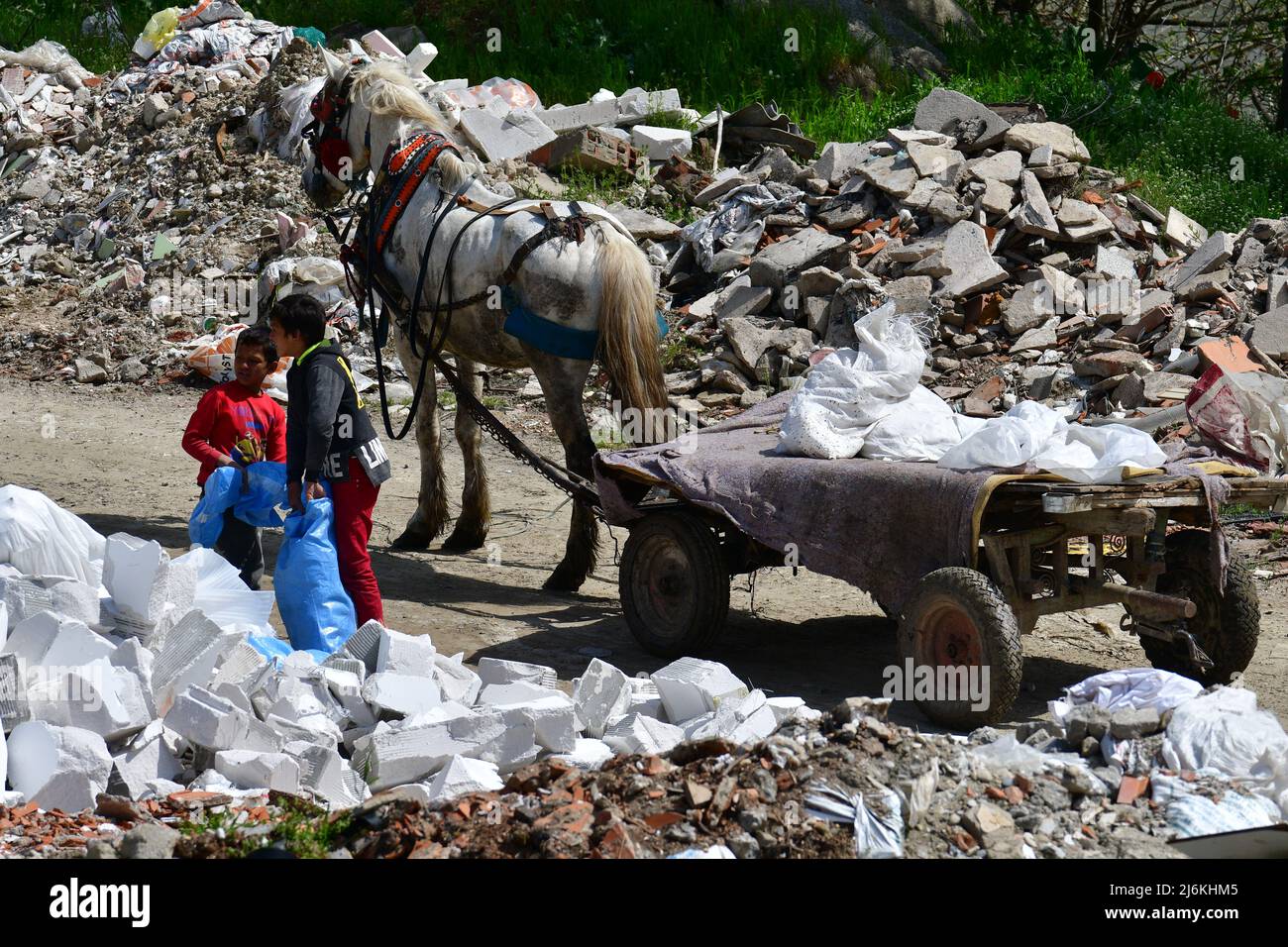 Gipsy cart hi-res stock photography and images - Alamy