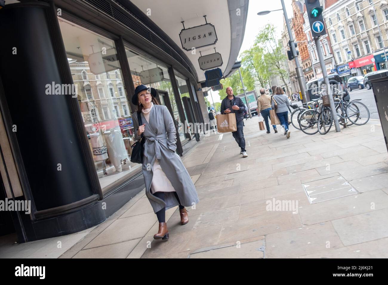 London - April 2022: High Street Kensington street daytime scene Stock ...
