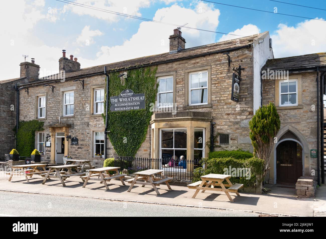 The Wheatsheaf Inn, Carperby, Leyburn, Yorkshire Dales National Park ...