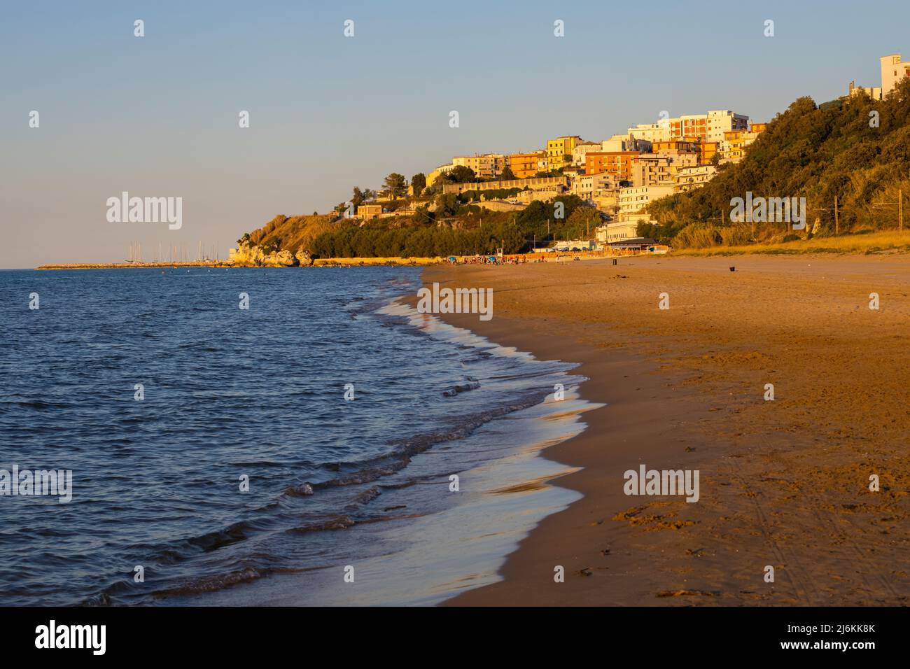Beach in Rodi Garganico, Apulia, Italy Stock Photo - Alamy