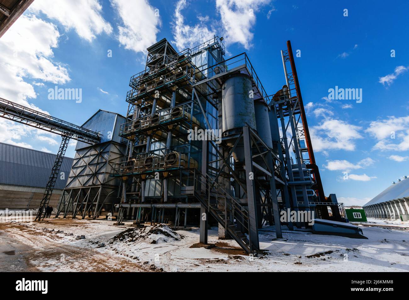 Modern agricultural grain drying complex and silos Stock Photo - Alamy