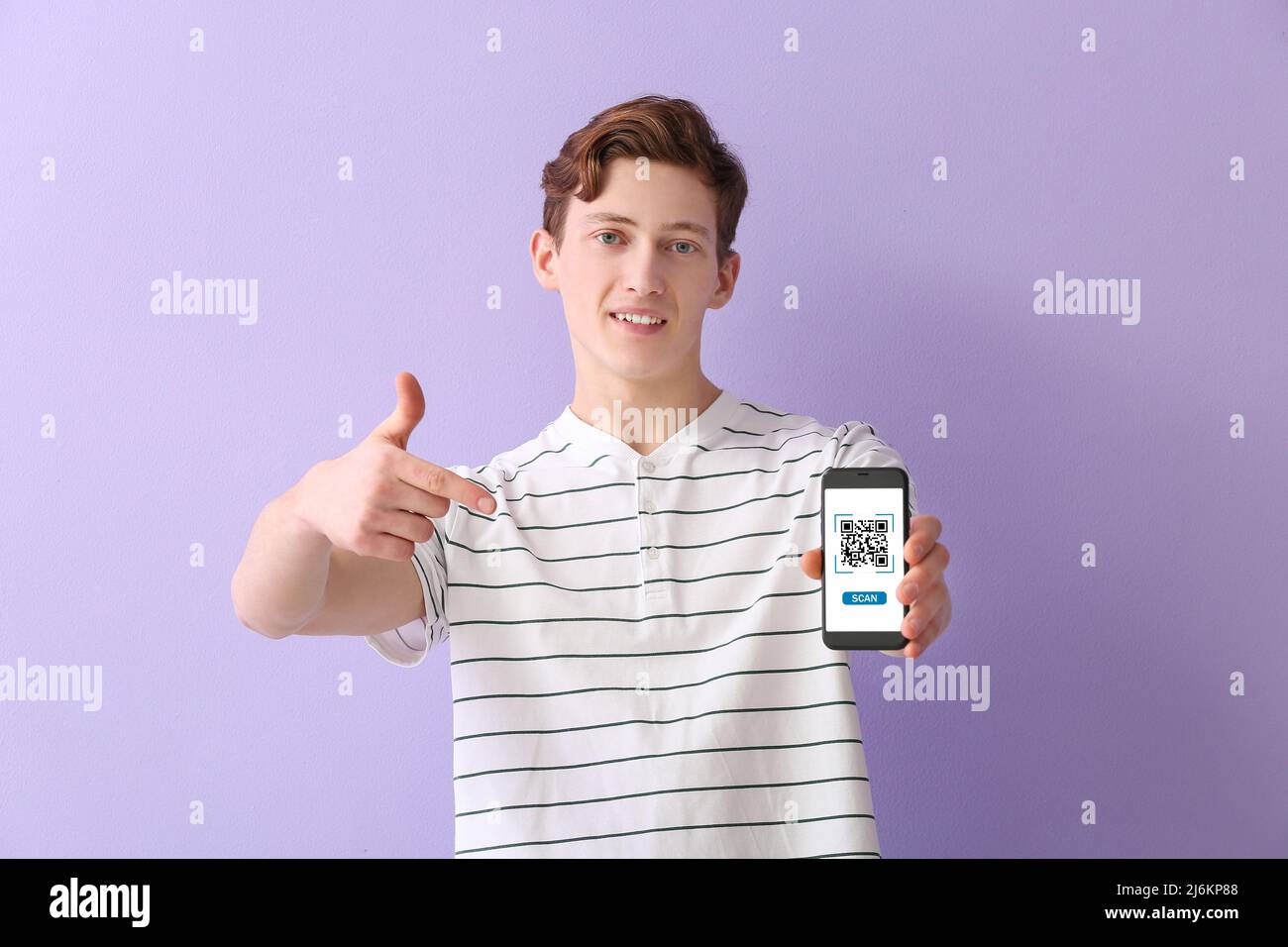 Guy smartphone scan qr code hi-res stock photography and images - Alamy