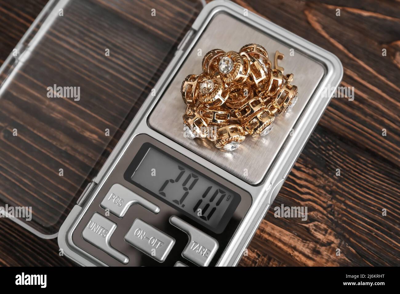 Measuring chain hi-res stock photography and images - Alamy