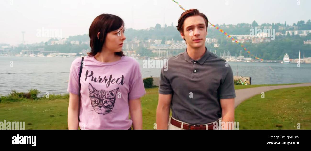 THE SOUND OF VIOLET, right: Cason Thomas, 2022. © Atlas Distribution ...