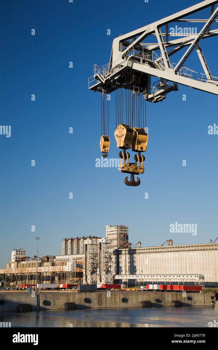 Suspended crane hi-res stock photography and images - Alamy