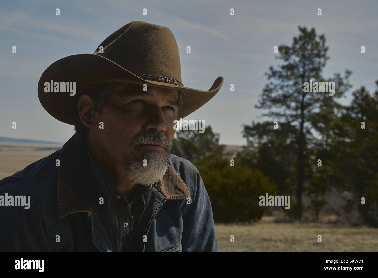 OUTER RANGE, Josh Brolin, 'The Time', (Season 1, ep 102, aired April 15 ...