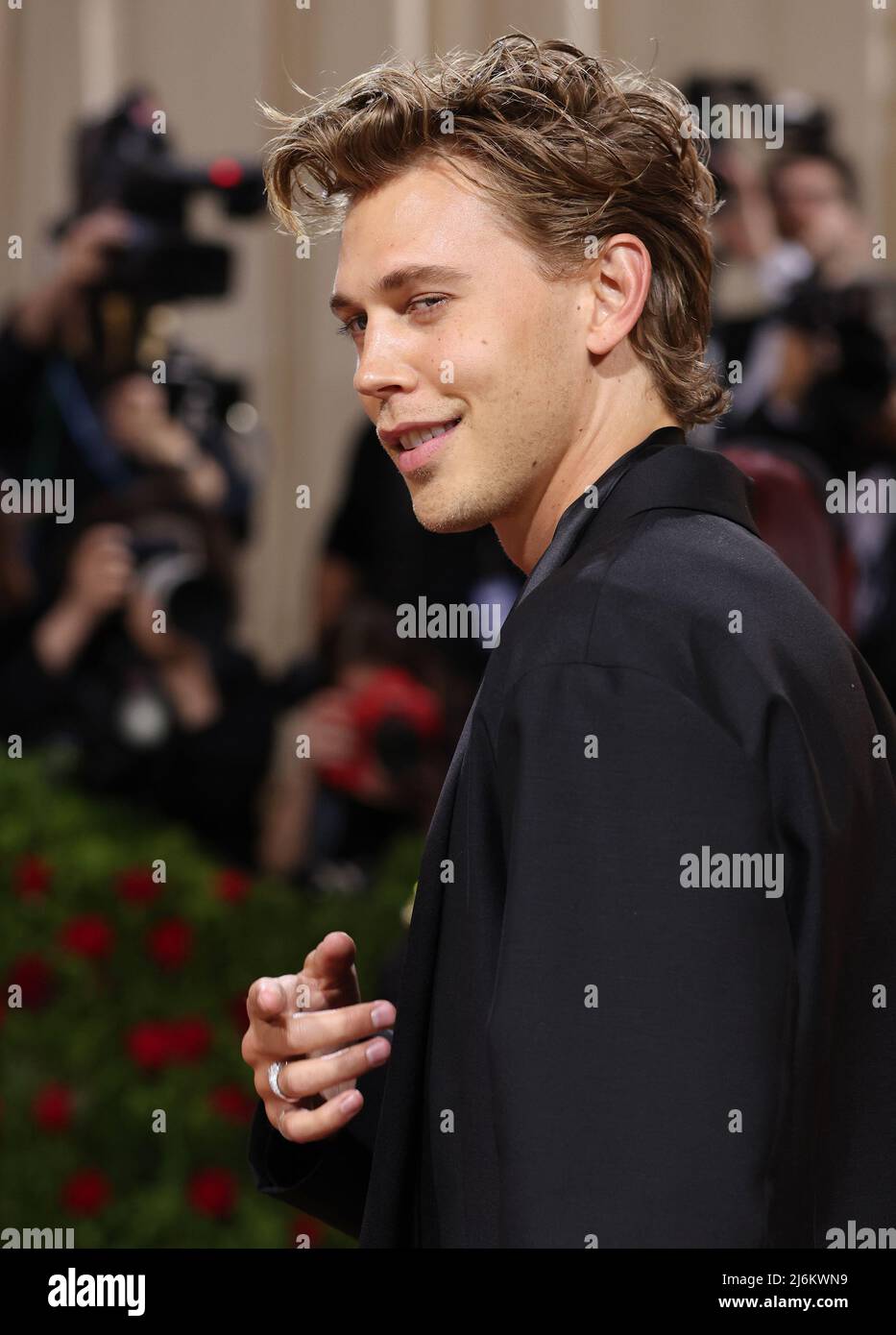 Austin butler met gala hi-res stock photography and images - Alamy