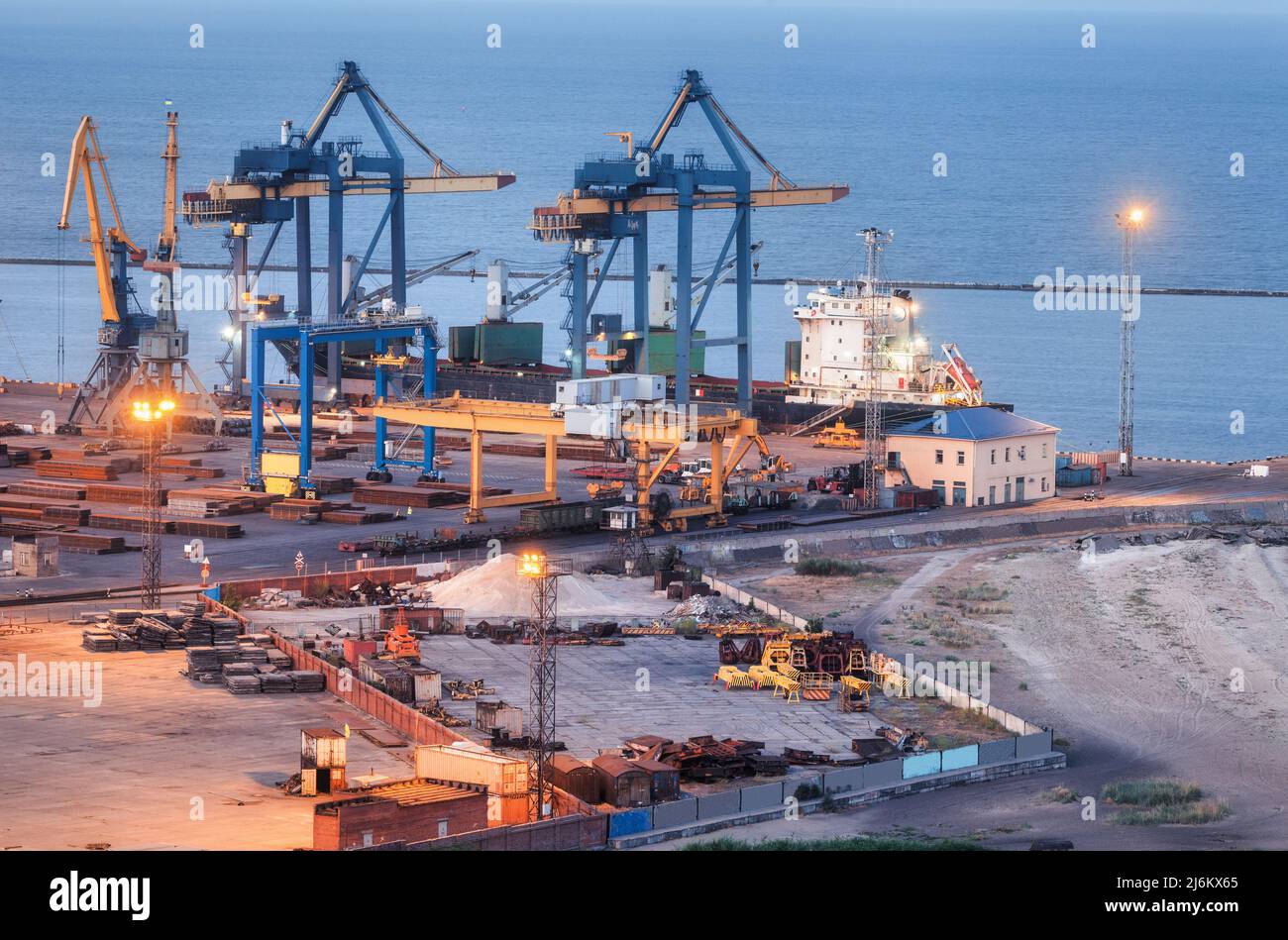Mariupol sea hi-res stock photography and images - Alamy