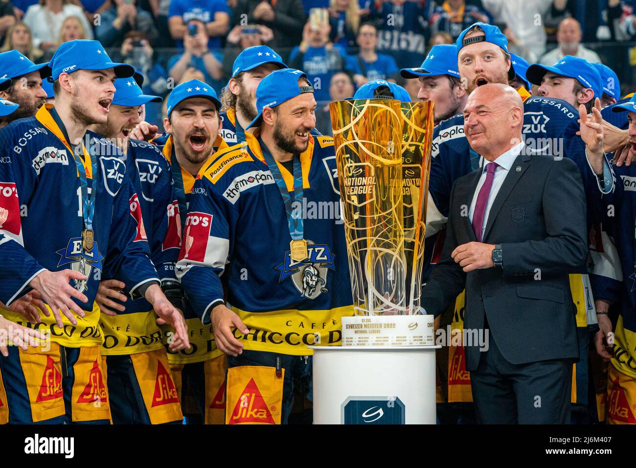 PostFinance top scorer Jan Kovar #43 (EV Zug) shortly before the trophy ...