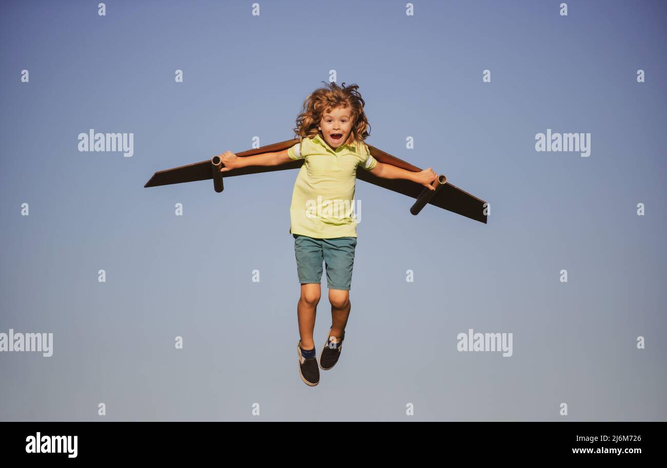 Child pilot wing hi-res stock photography and images - Alamy