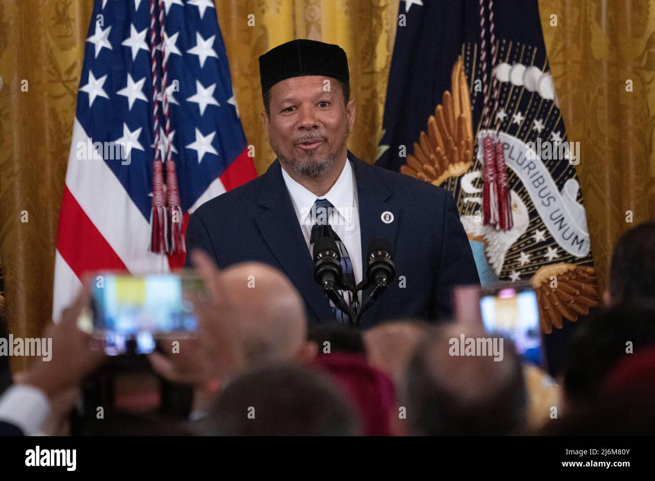 Dr. Talib Shareef, Imam of Masjid Muhammad or "The Nation's Mosque ...