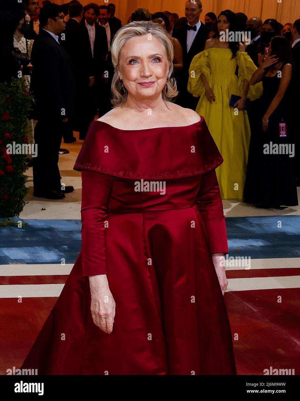 Hillary Rodham Clinton arrives on the red carpet for The Met Gala at ...