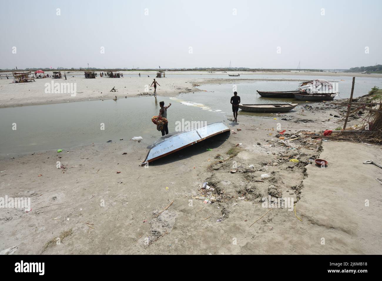 Soil erosion on riverbed of the Ganges near Sarsaiya Ghat. Kanpur ...