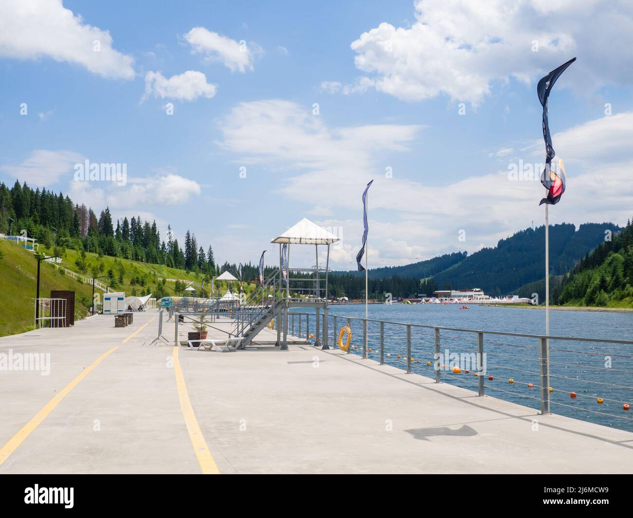 Empty lake hi-res stock photography and images - Alamy