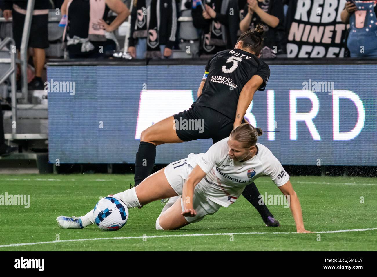North Carolina Courage defender Merritt Mathias (11) makes a slide ...