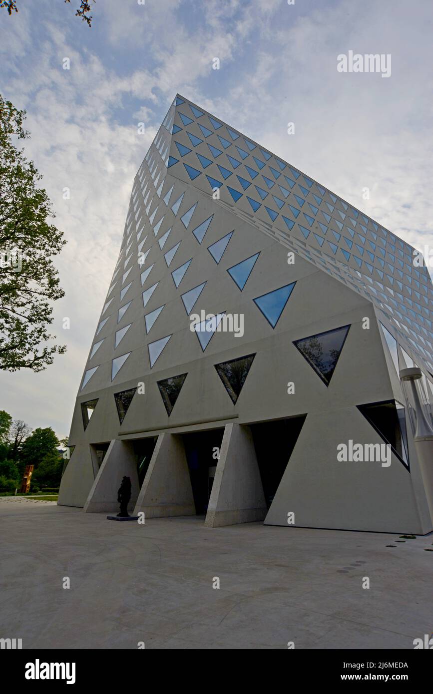 Provincial Government Building on Koningin Elisabethlei in Antwerp ...