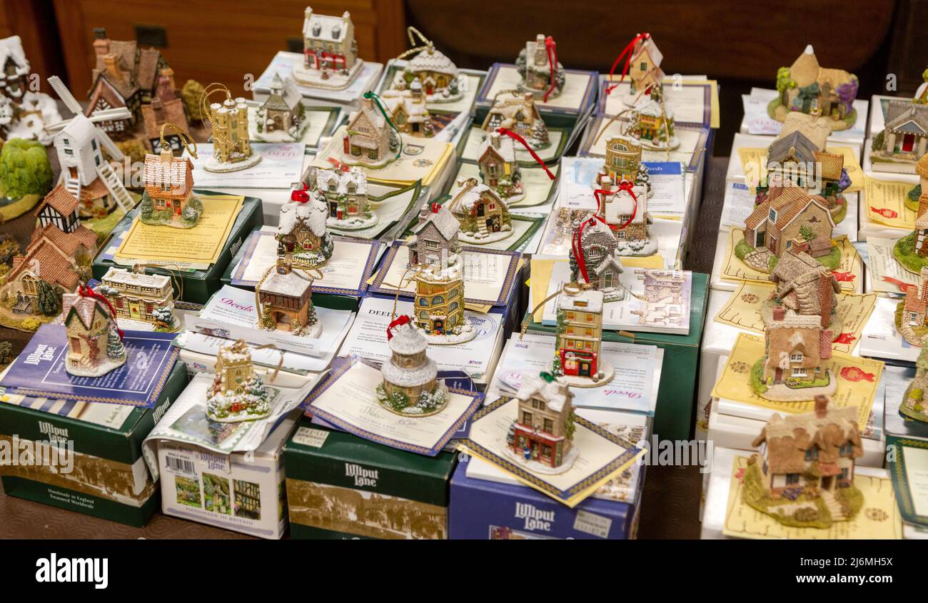Lilliput Lane models on display for sale at auction, Campsea Ashe ...