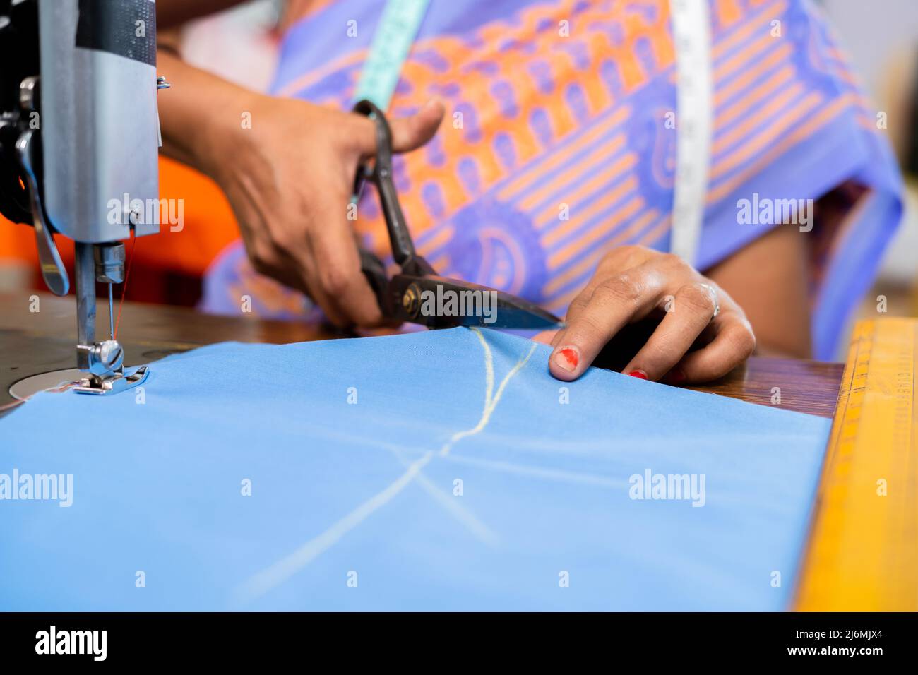 Indian tailoring hi-res stock photography and images - Alamy