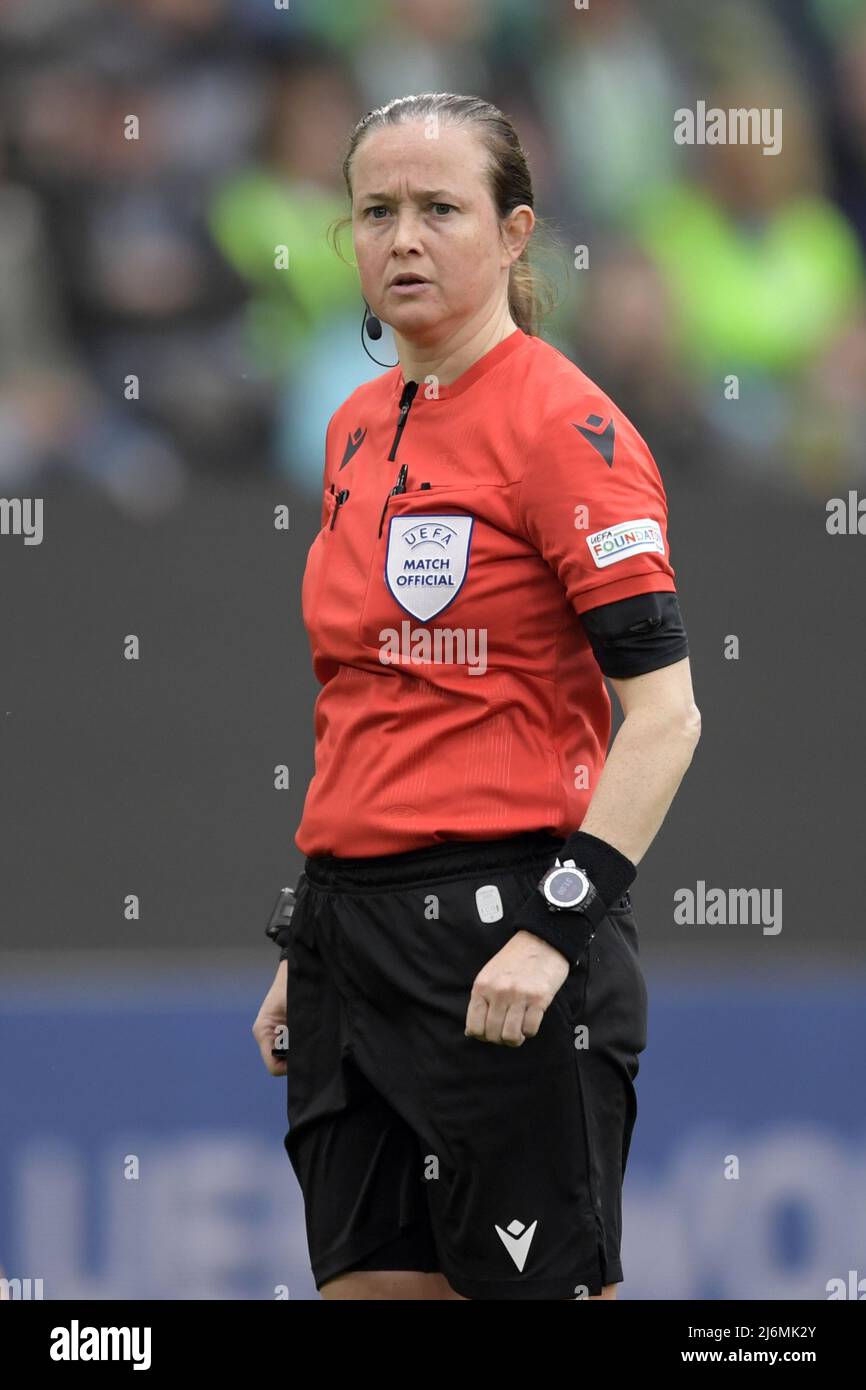 WOLFSBURG - Referee Cheryl Foster during the Women's Champions League ...