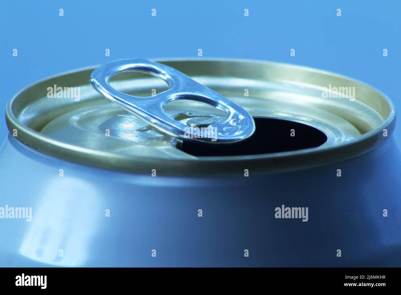 Empty Can with Ring Pull Stock Photo - Alamy