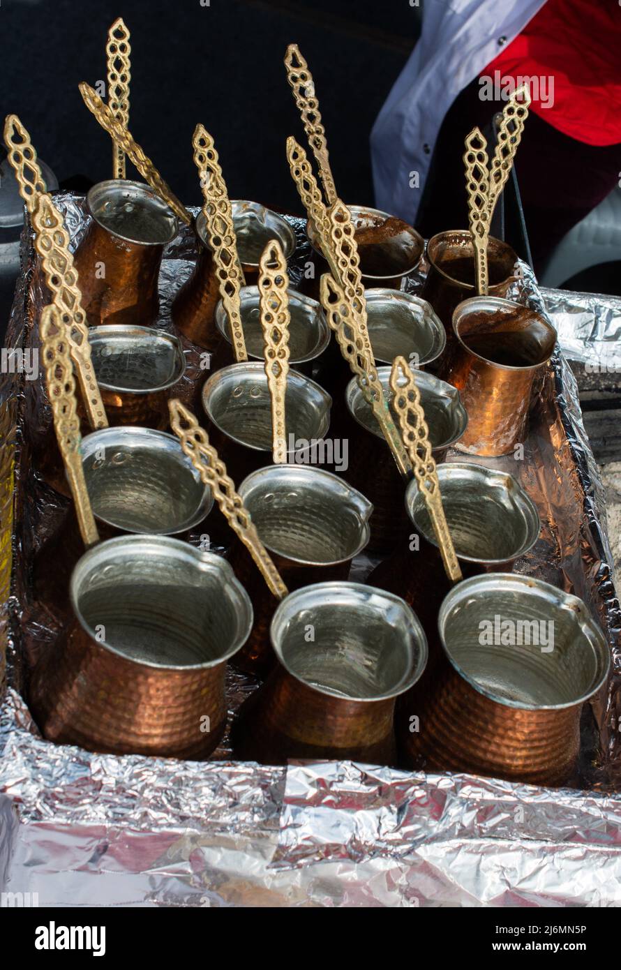 Old black metal cooking pot hi-res stock photography and images - Alamy