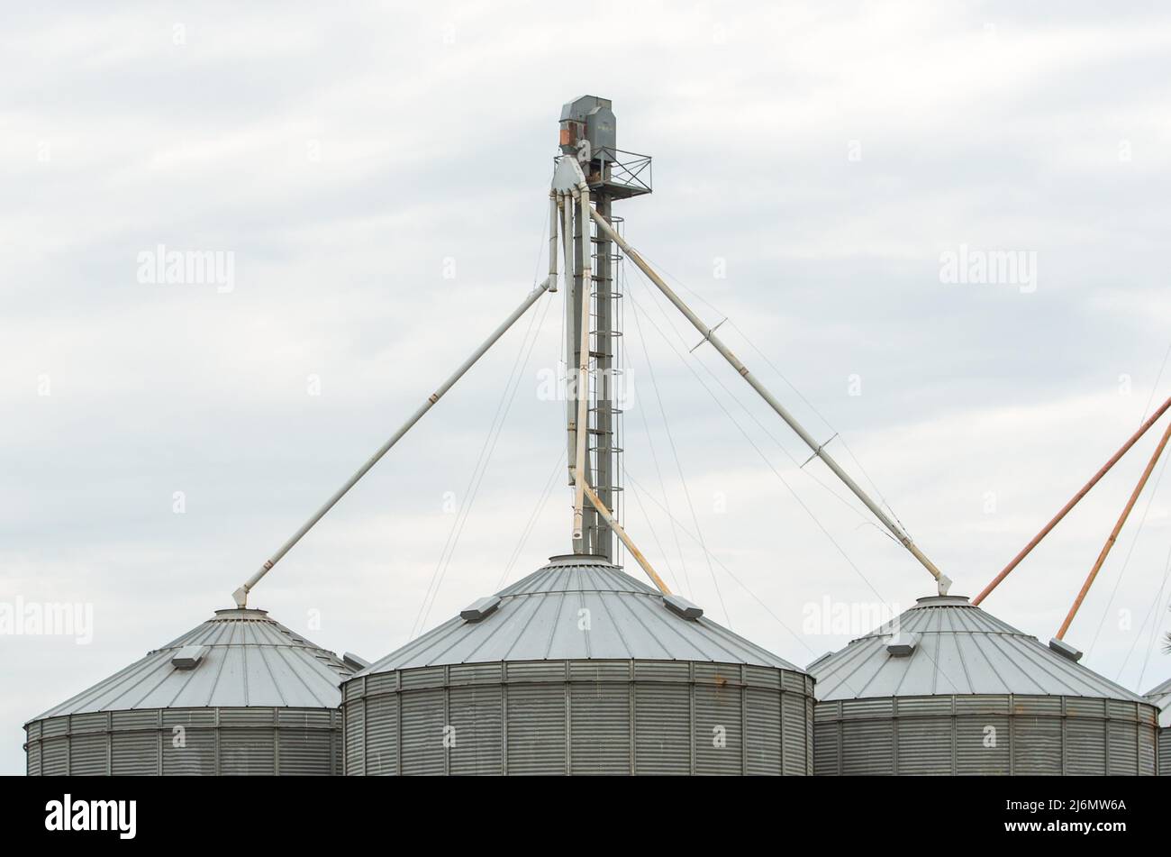 Grain port silo river hi-res stock photography and images - Alamy