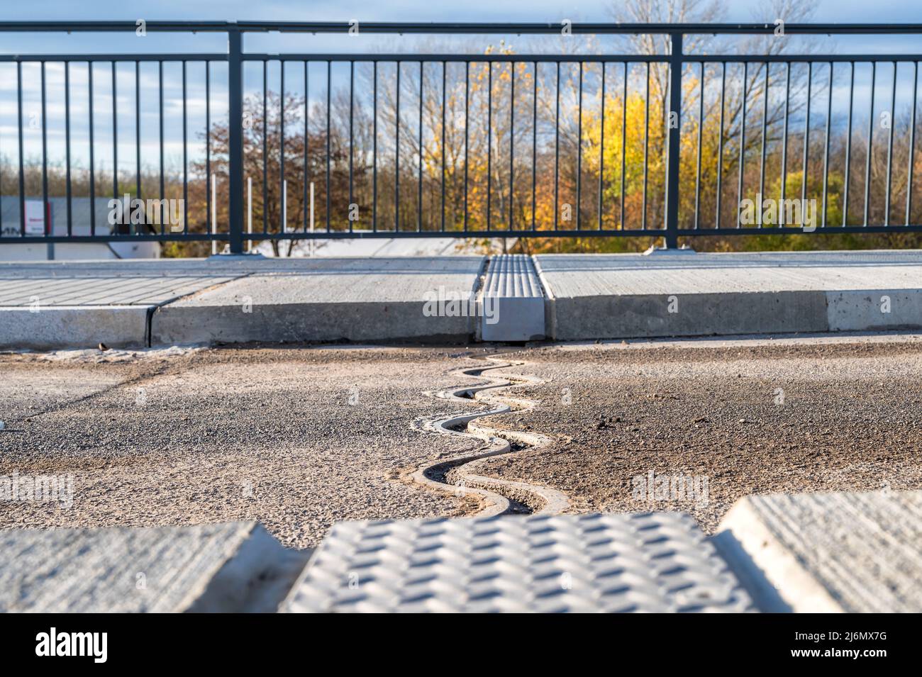 Thermal expansion joint hi-res stock photography and images - Alamy